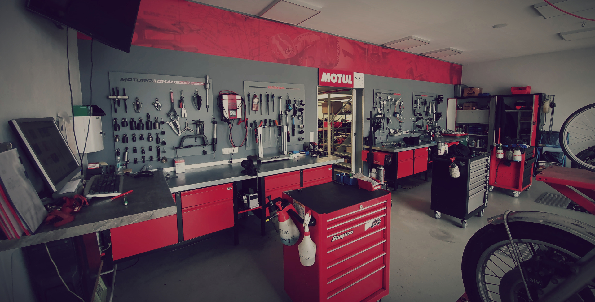 Freie Motorradwerkstatt, spezialisiert auf japanische Marken